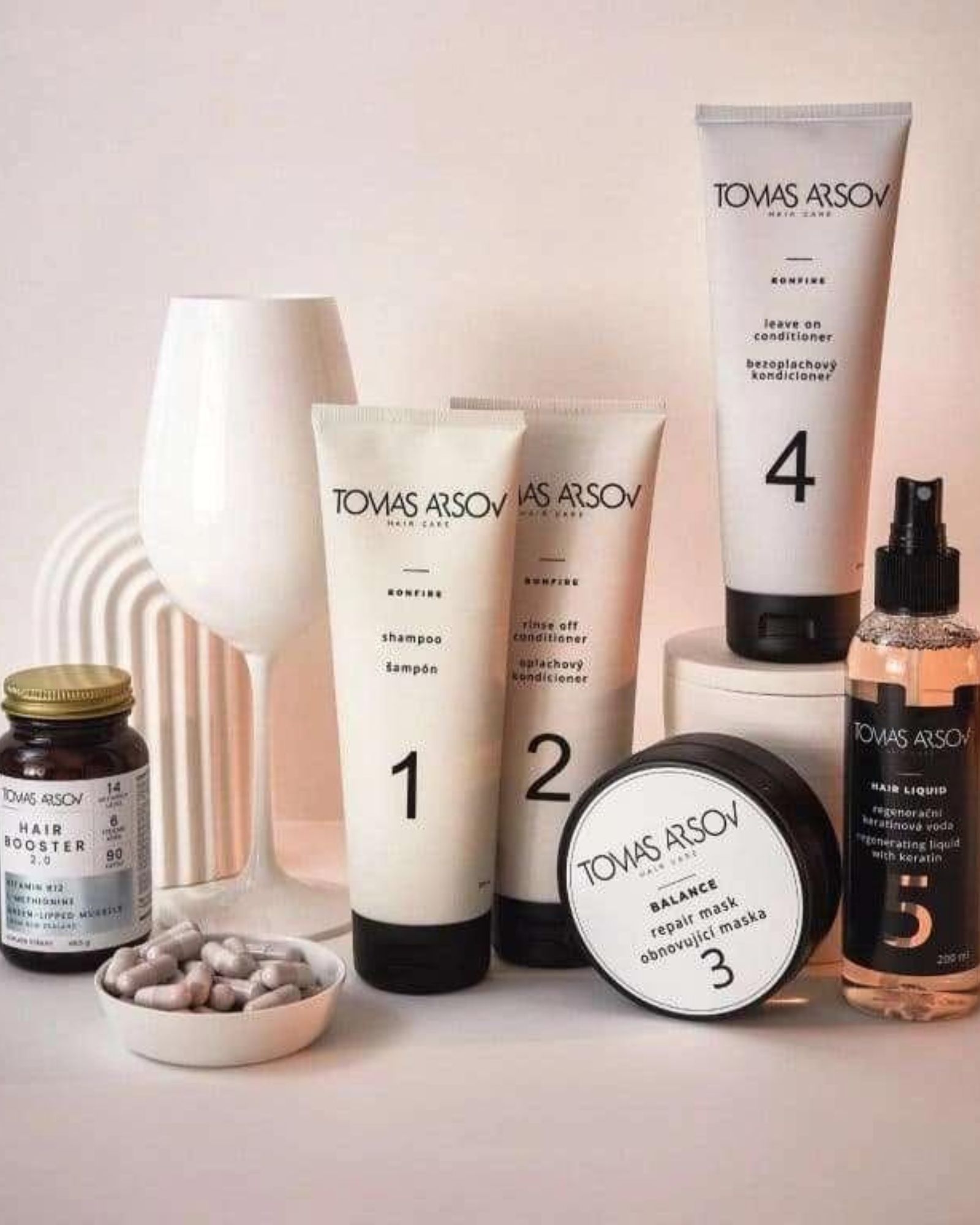 Tomas Arsov - Sphere